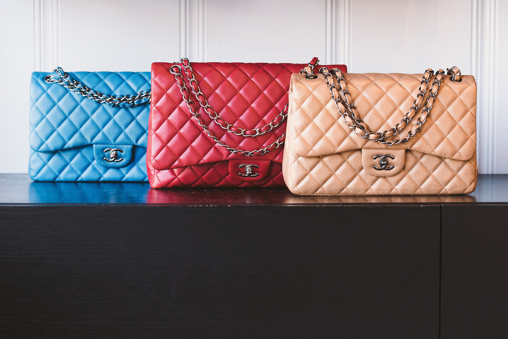 A look inside the largest vintage Chanel collection in the U.S. - Glossy