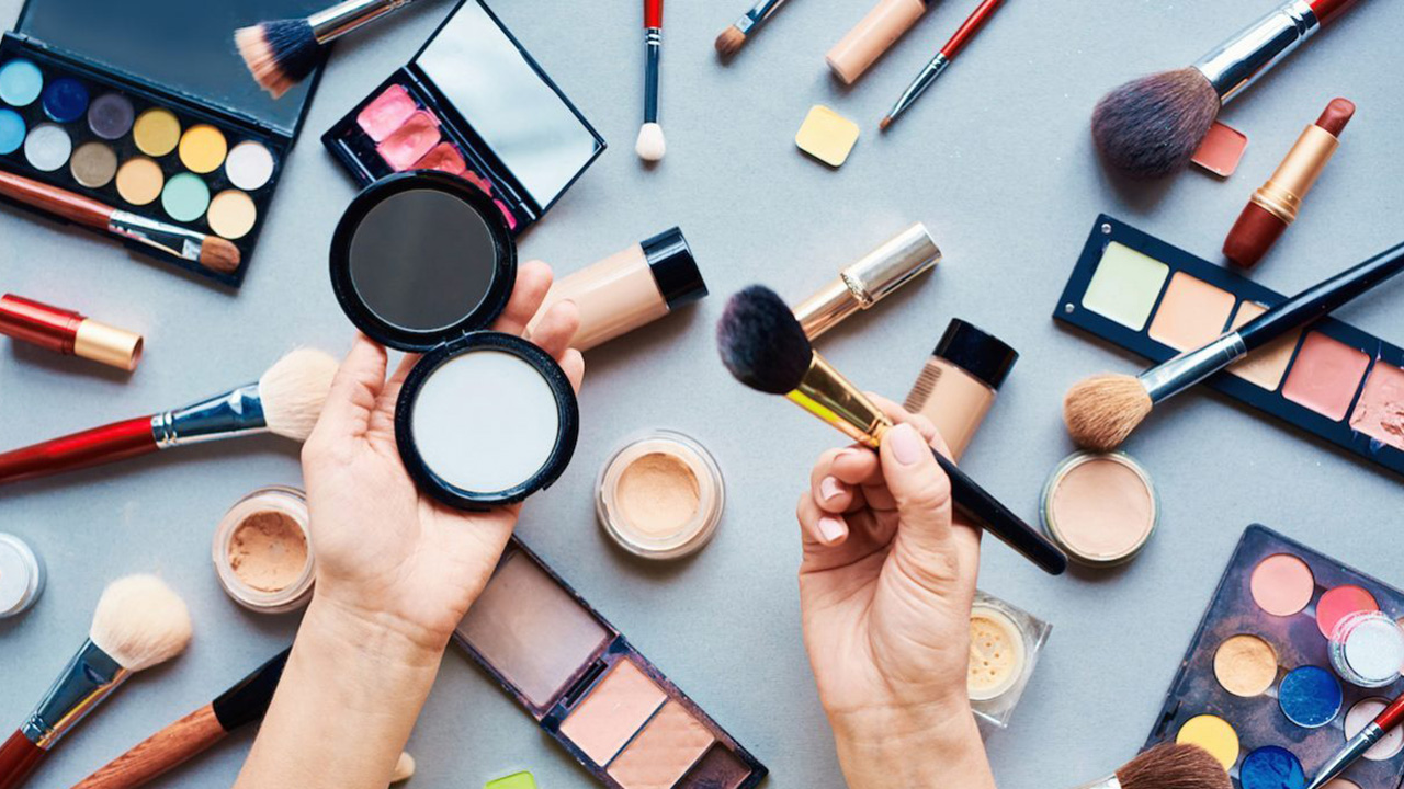 The 5 biggest beauty shakeups of 2018 - Glossy