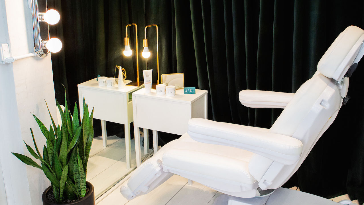Botox bonding: Medical aesthetic bars want to be social hubs - Glossy