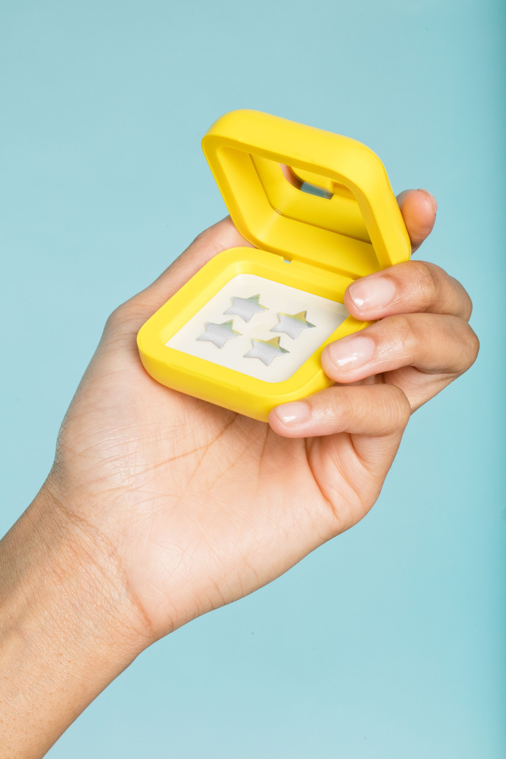 The zit sticker war - Glossy