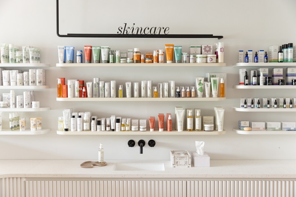 More French beauty retailers expand to the UK