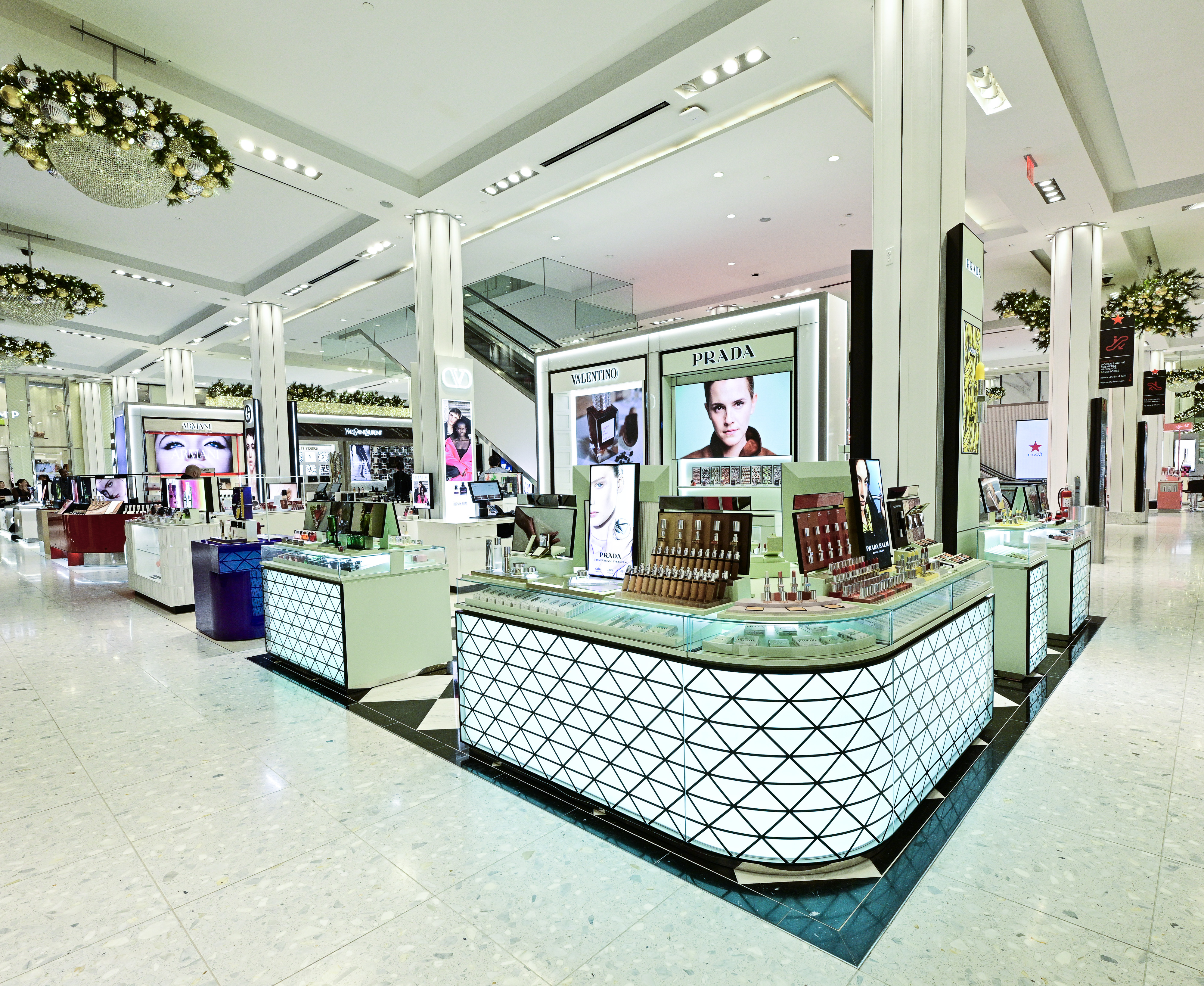 Inside department stores' big beauty shakeup - Glossy